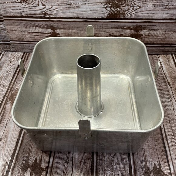 Comet | Kitchen | Vintage 2 Pc Comet Aluminum Square Angel Food Cake ...